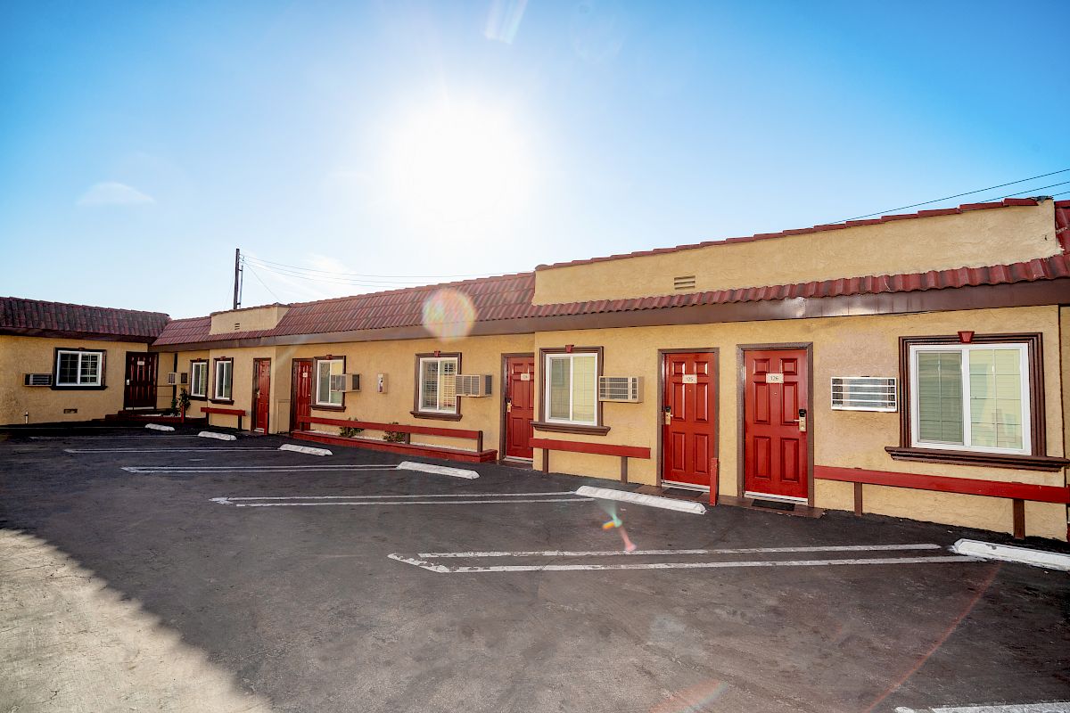 Geneva Motel Ingelwood California- Cheap & Affordable